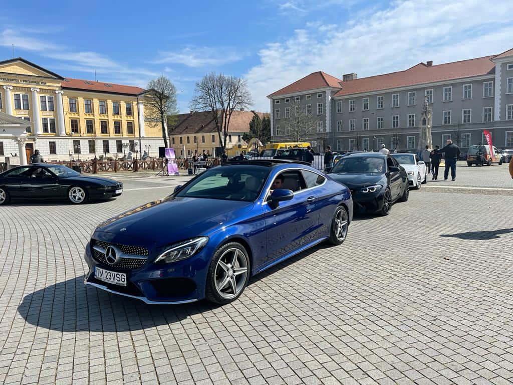 LIVE-VIDEO: Cele mai frumoase mașini tunate, prezente la „Cars & Coffee ...