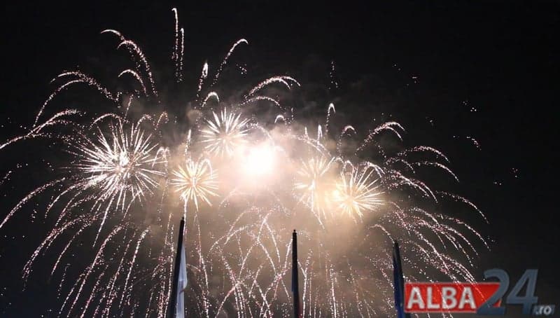LIVE VIDEO: La mulți ani 2023! Spectacol de artificii la Alba Iulia, în piața Cetății Alba ...