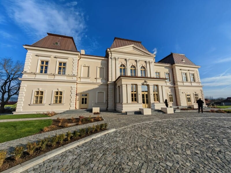 VIDEO FOTO. Cum arată Castelul Banffy din Răscruci, RESTAURAT cu 11,5 ...