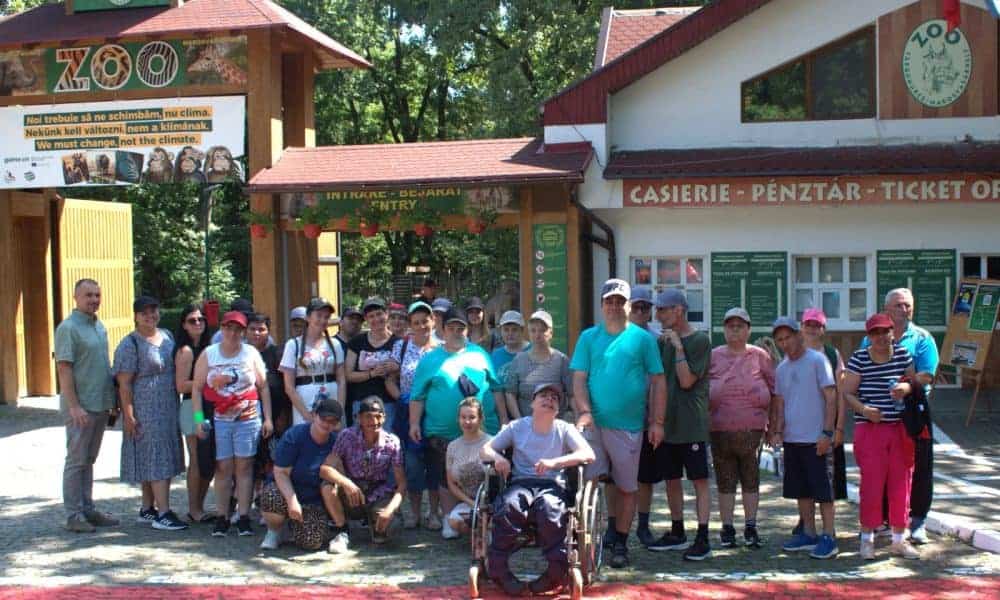 Excursie memorabilă pentru persoanele ocrotite în trei locuințe ...