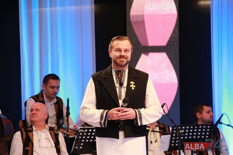 La mulți ani, Ionuț Fulea: Artistul din Alba împlinește 53 de ani ...